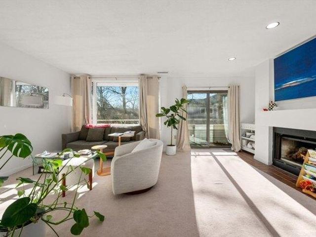 condo with 2 bedroom, Newton MA ES103443367