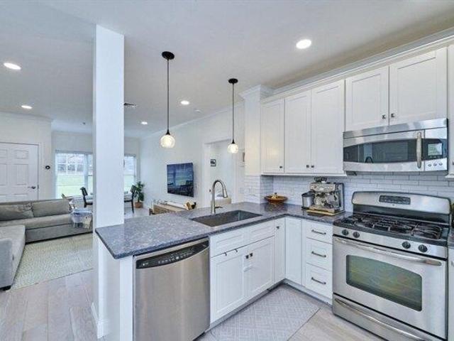 condo with 2 bedroom, Newton MA ES103250872