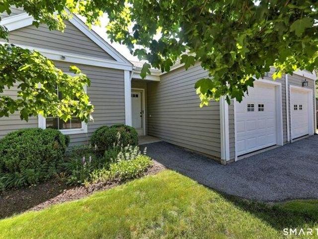 condo with 2 bedroom, Newtown CT DLS102827658