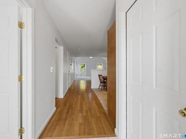 condo with 2 bedroom, Newtown CT ES104115565