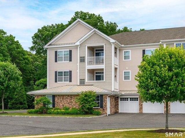 condo with 2 bedroom, Newtown CT ES104236311