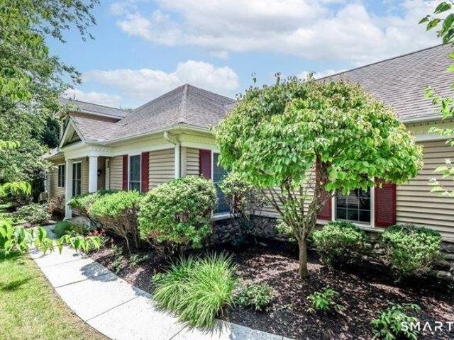 condo with 2 bedroom, Newtown CT ES104832842