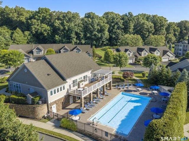 condo with 2 bedroom, Newtown CT ES104905055