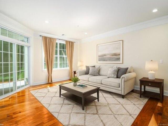 condo with 2 bedroom, Newtown CT ES103624952