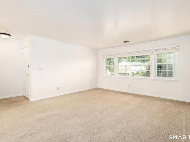 condo with 2 bedroom, New Canaan CT ES105203449