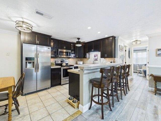 condo with 2 bedroom, New Bedford MA ES103223290
