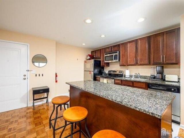 condo with 2 bedroom, New Brunswick NJ DS102799044