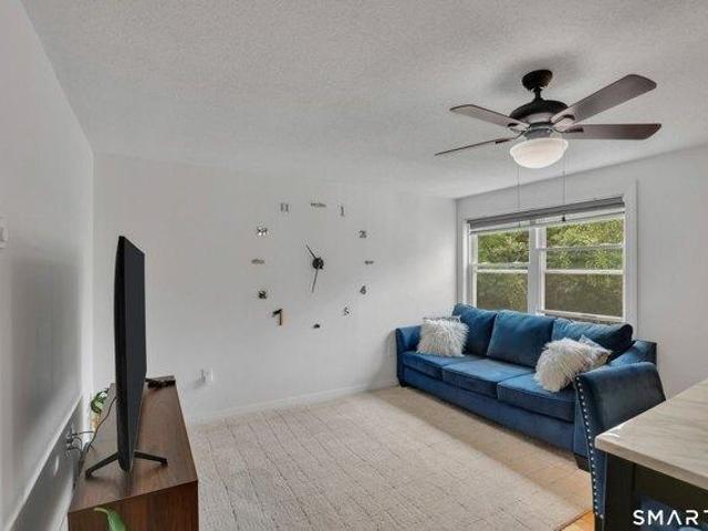 condo with 2 bedroom, New Britain CT ES104373616