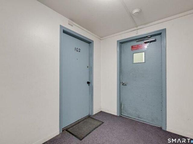 condo with 2 bedroom, New Britain CT ES104760484