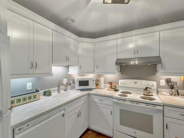 condo with 2 bedroom, New London NH DLS103016445