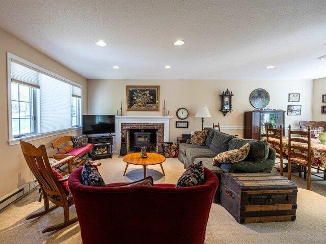 condo with 2 bedroom, New London NH ES105145015