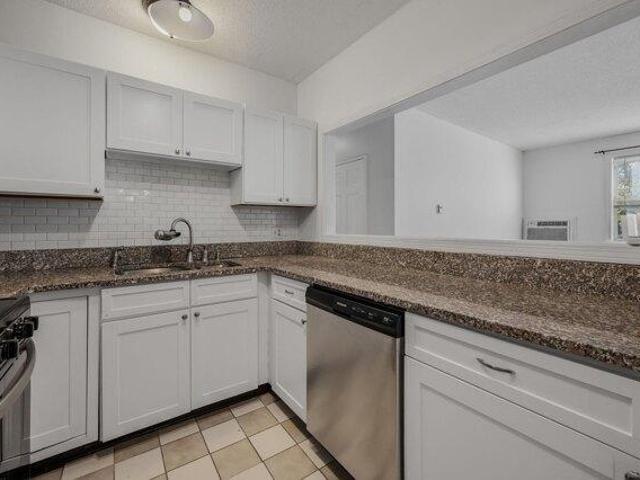 condo with 2 bedroom, New London CT DLS102258313