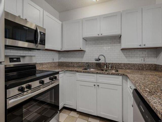 condo with 2 bedroom, New London CT ES105233363
