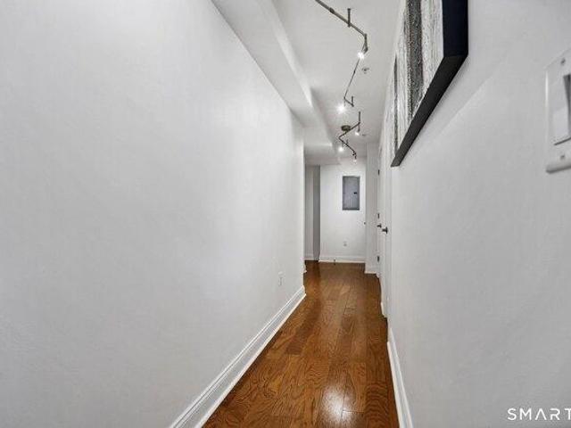 condo with 2 bedroom, New London CT ES103433678