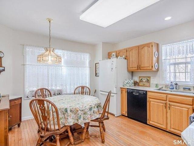 condo with 2 bedroom, New Milford CT ES102826543