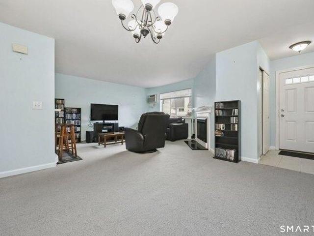 condo with 2 bedroom, New Milford CT ES103069730