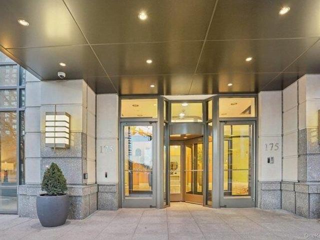 condo with 2 bedroom, New Rochelle NY ES104922187
