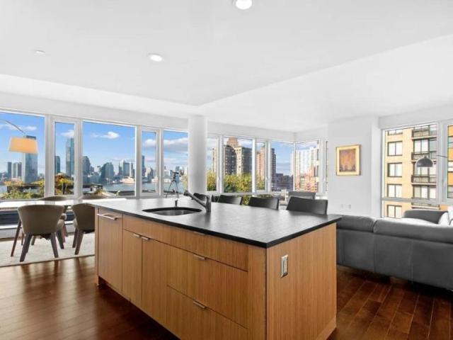 condo with 2 bedroom, New York NY DLS98262284
