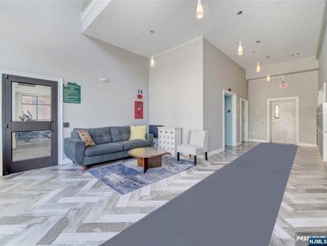 condo with 2 bedroom, Newark NJ DS102281139