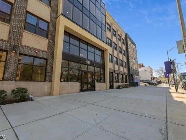 condo with 2 bedroom, Newark NJ DS102285285