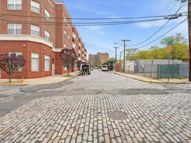 condo with 2 bedroom, Newark NJ DS104332809