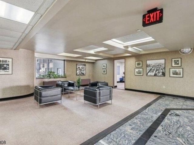 condo with 2 bedroom, Newark NJ ES104509984