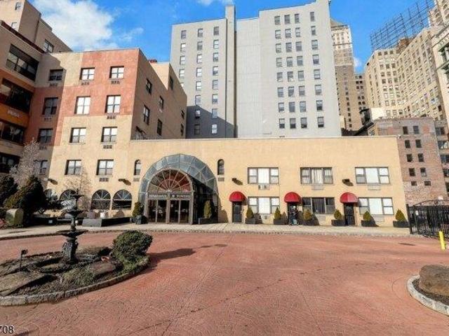 condo with 2 bedroom, Newark NJ ES104849435
