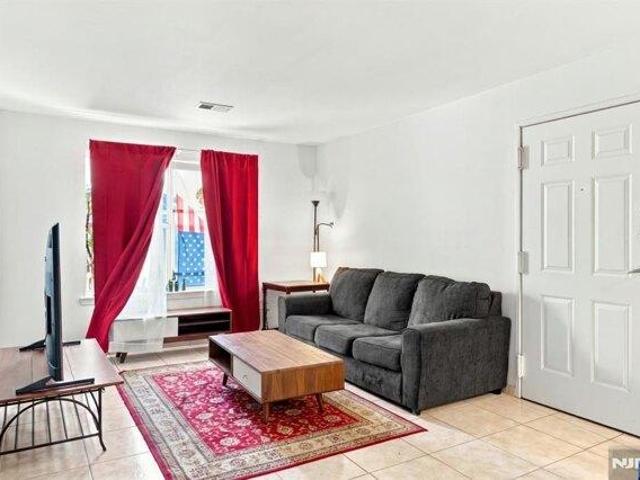 condo with 2 bedroom, Newark NJ ES105553086