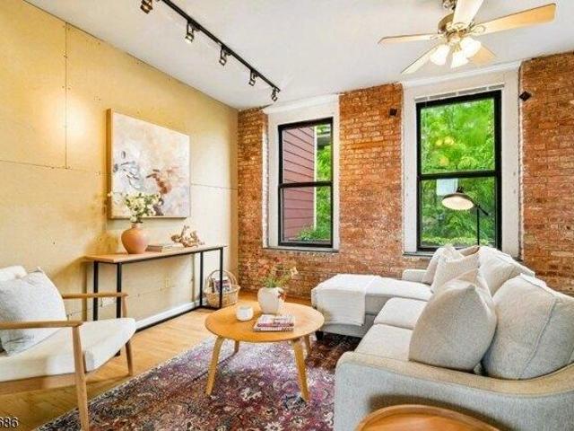 condo with 2 bedroom, Newark NJ ES105160042