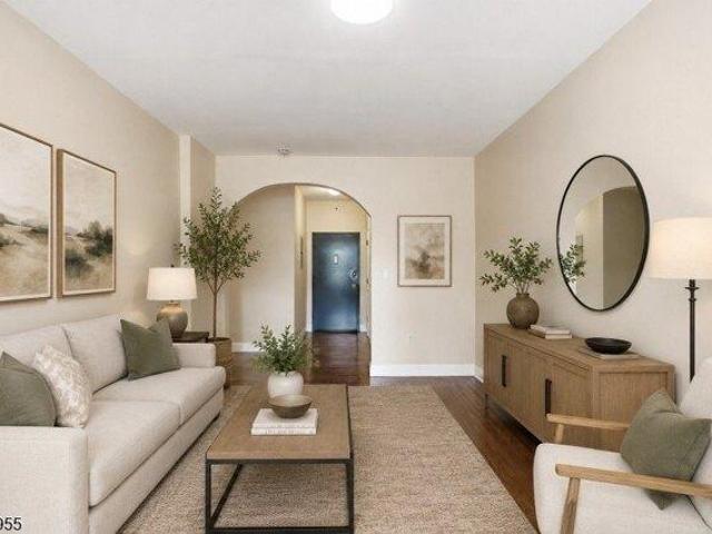 condo with 2 bedroom, Newark NJ ES105174033