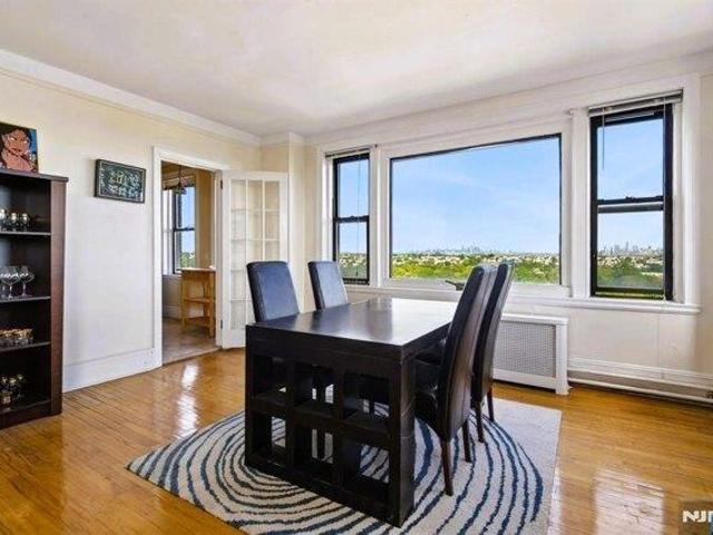 condo with 2 bedroom, Newark NJ ES105231023