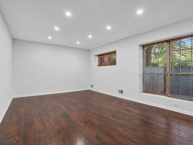 condo with 2 bedroom, Newark NJ ES105233203