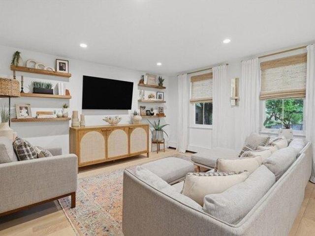 condo with 2 bedroom, Newburyport MA ES104232939