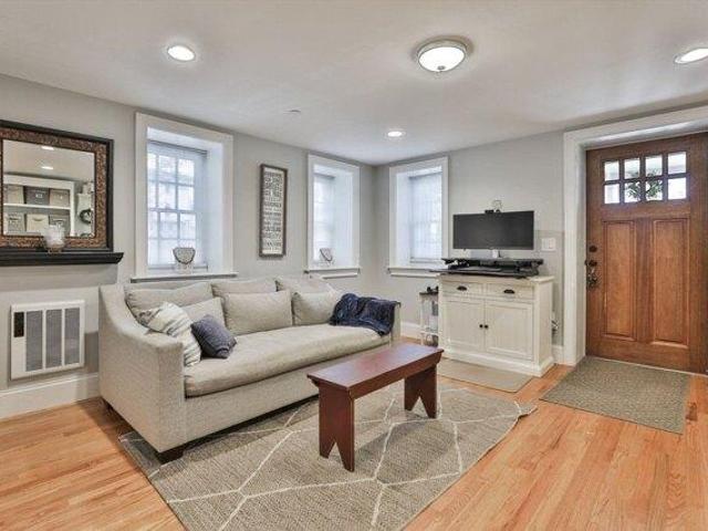 condo with 2 bedroom, Newburyport MA ES104237359