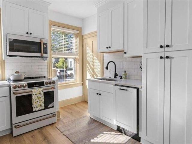 condo with 2 bedroom, Newport RI DLS102585308