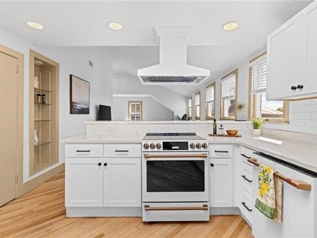 condo with 2 bedroom, Newport RI DS102371300