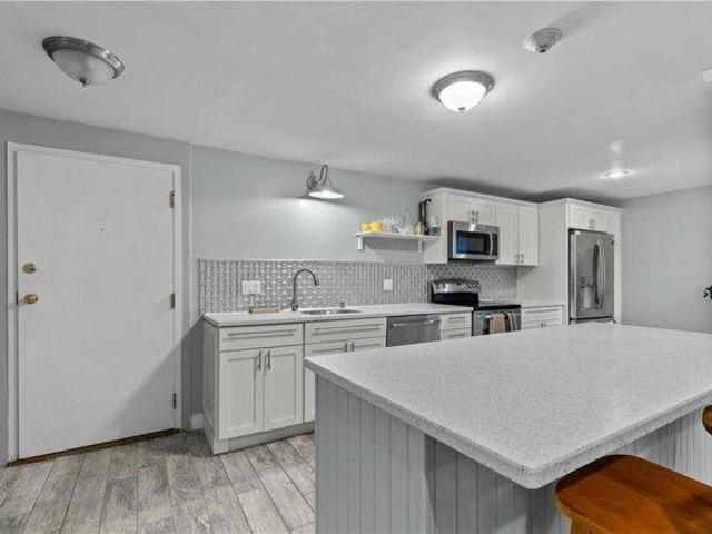 condo with 2 bedroom, Newport RI DS103017884