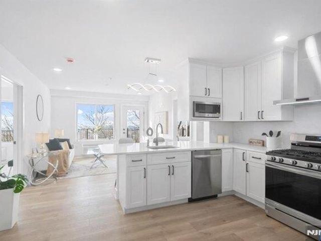 condo with 2 bedroom, North Bergen NJ DLS102316697