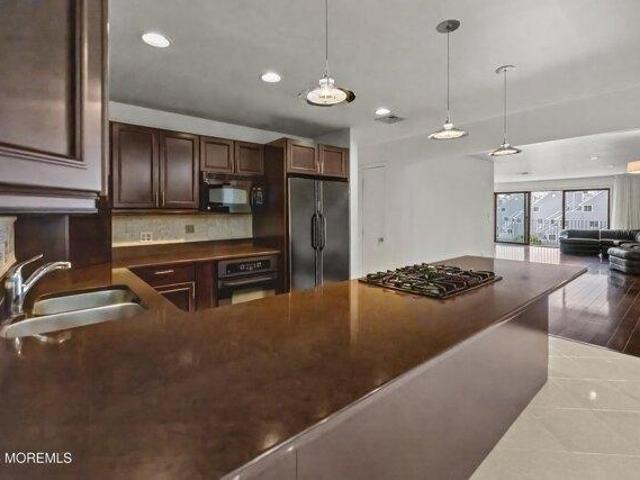 condo with 2 bedroom, North Bergen NJ DLS102475688