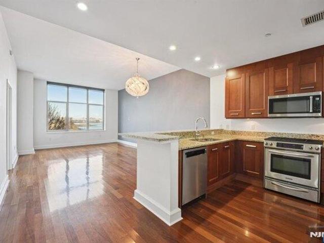 condo with 2 bedroom, North Bergen NJ DS102217485