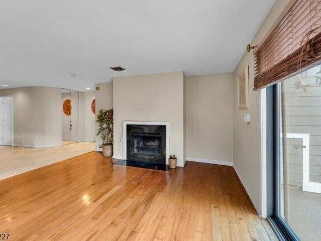 condo with 2 bedroom, North Bergen NJ DS104265605