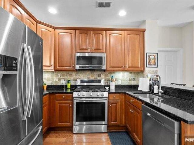 condo with 2 bedroom, North Bergen NJ ES104266023