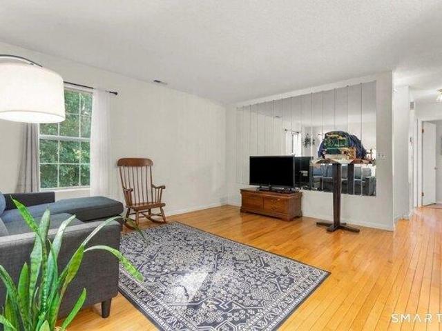 condo with 2 bedroom, North Branford CT ES104112191