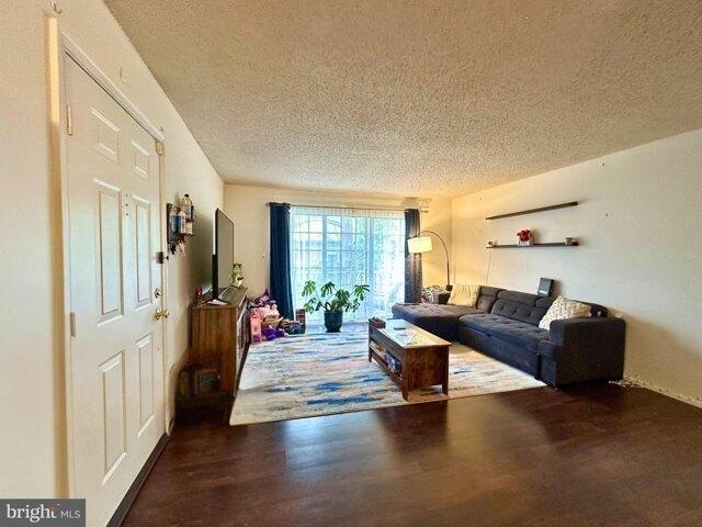 condo with 2 bedroom, North Brunswick NJ ES104904524