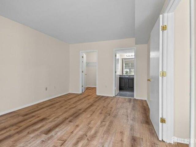 condo with 2 bedroom, North Brunswick NJ ES105202302