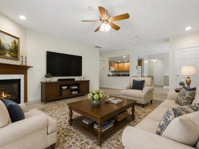 condo with 2 bedroom, North Reading MA ES104477959