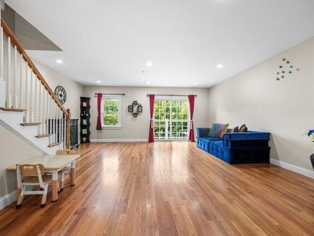condo with 2 bedroom, North Reading MA ES105040932