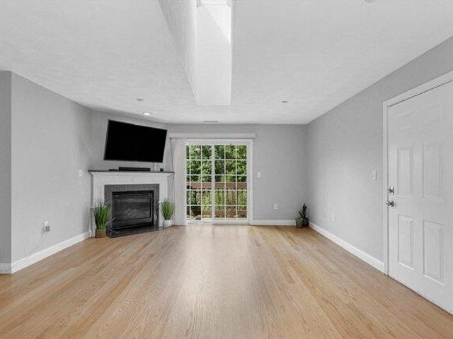 condo with 2 bedroom, North Reading MA ES105229726