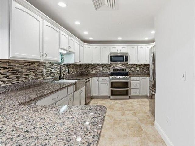 condo with 2 bedroom, North Smithfield RI ES104792095