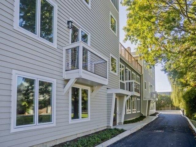 condo with 2 bedroom, Northampton MA DS102530963